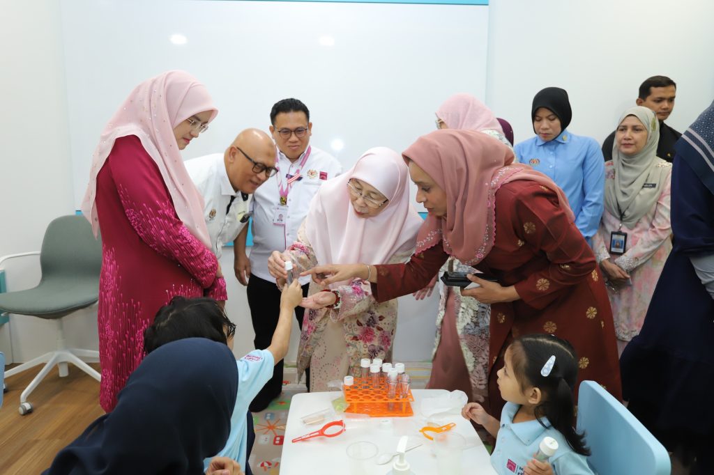 MIMOS JUNIOR ACADEMY MENINGKATKAN LITERASI STEM DI PERINGKAT AWAL ...